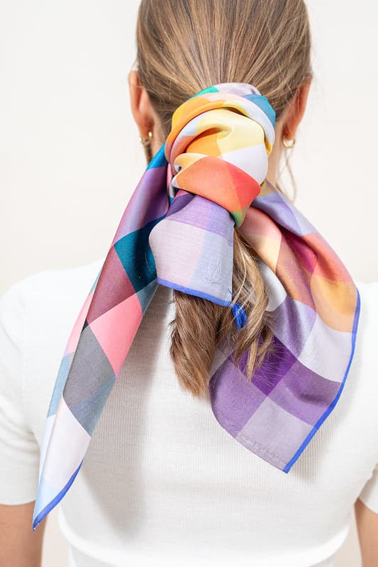 Square 70 Color chart in multicolor silk – Soieries du Mékong